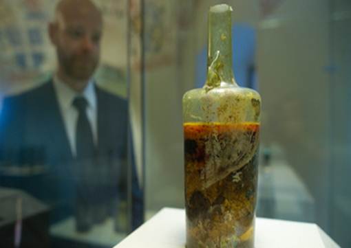 The World's Oldest Bottle of Wine - Tomorrow's World Today®