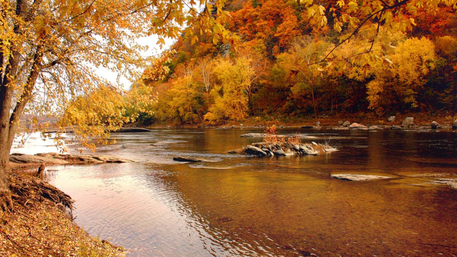 8 Small Towns in America to Spot Fall Foliage - Tomorrow's World Today®