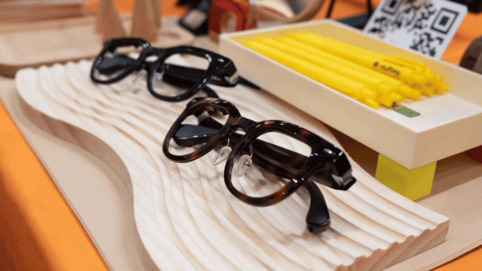 Halliday’s New Smart Glasses Project a Tiny Screen to Your Eye ...