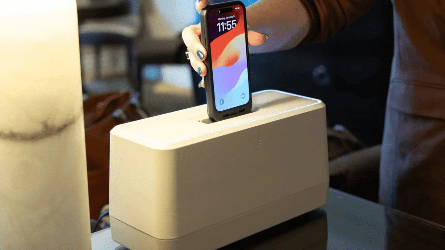 This Toaster-Looking Gadget Instantly Boosts Your Phone Battery ...