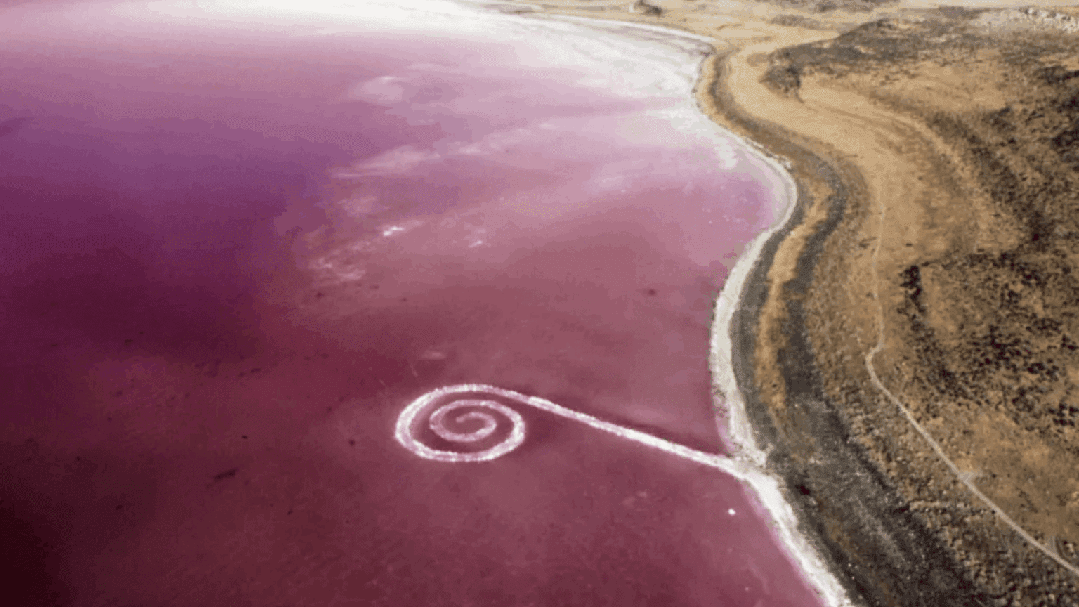 Earth as Canvas: Landmark Pieces of Land Art - Tomorrow's World Today®
